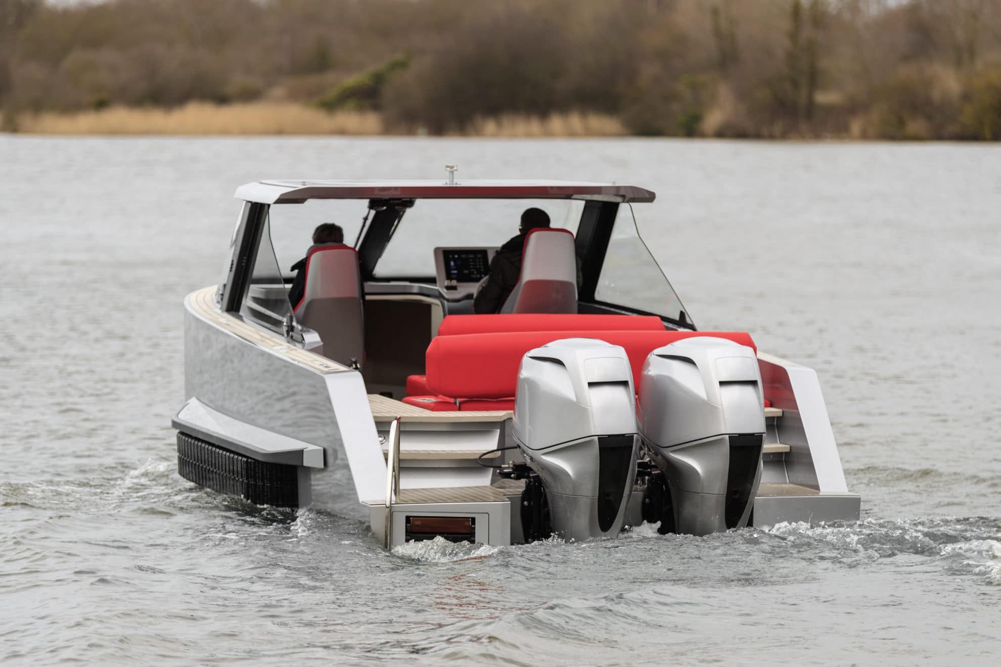 Iguana Commuter: The High-Tech Yacht Tender | Iguana Yachts