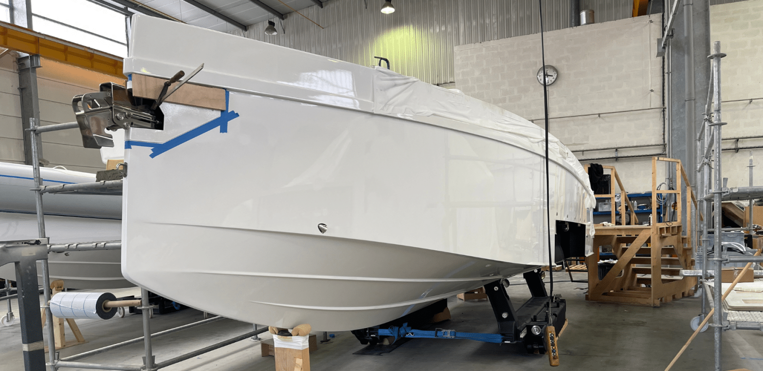 Amphibious Boats - Most Capable Worldwide | Iguana Yachts